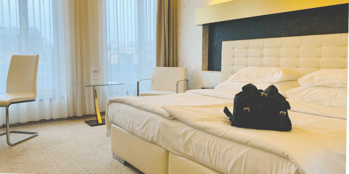 Best Ways to Stay Organised in a Hotel Room on Your Trip