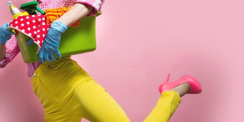 Spring Clearing Checklist: Tidy Up & Declutter With Ease