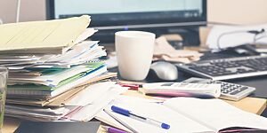 8 Best Ways to Organise a Desk Without Drawers to Stay Tidy